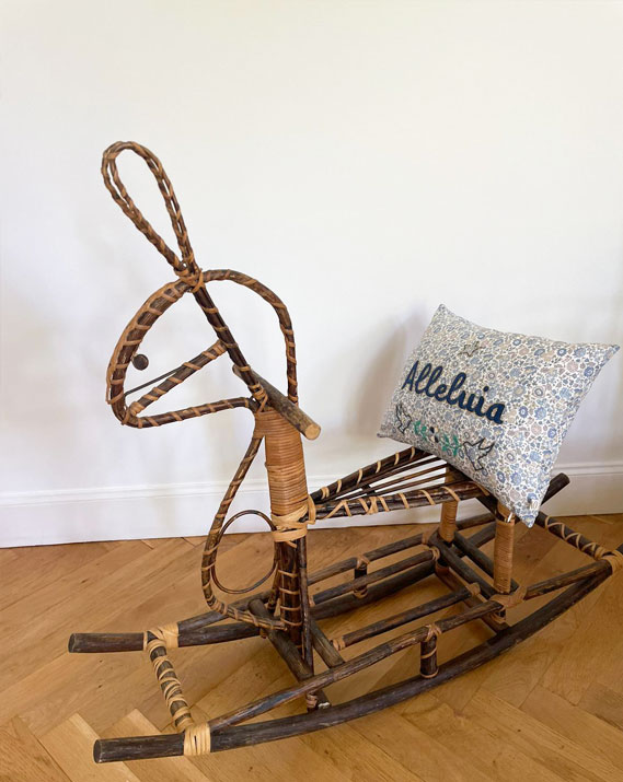 Coussin brodé Alléluia liberty - Catho Rétro x CSAO